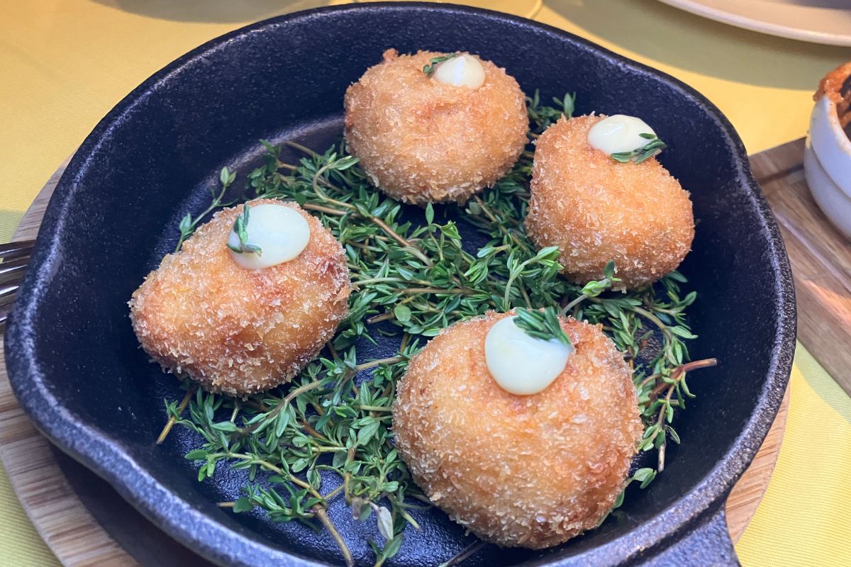 Olé Spanish Restaurant review: classic menus reign supreme