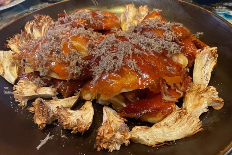 Mott 32 review: restaurant defines luxurious Chinese dining