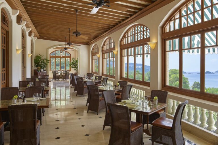 The Verandah: Repulse Bay’s restaurant is luxury incarnate